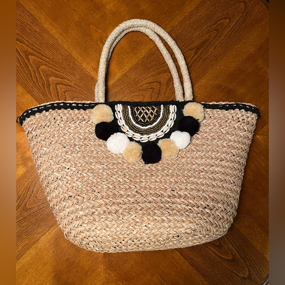 twig & arrow | Bags | Twig Arrow Straw Handwoven Tote With Shells And ...
